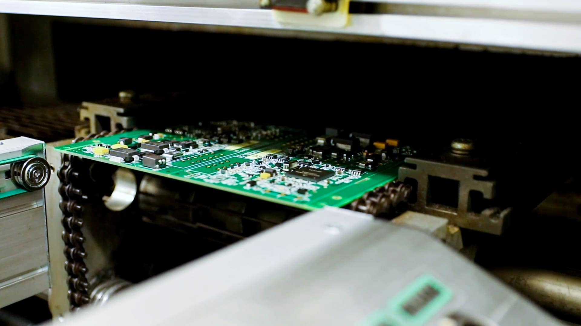 PCB Failure: The Most Common Causes | RIS Blog